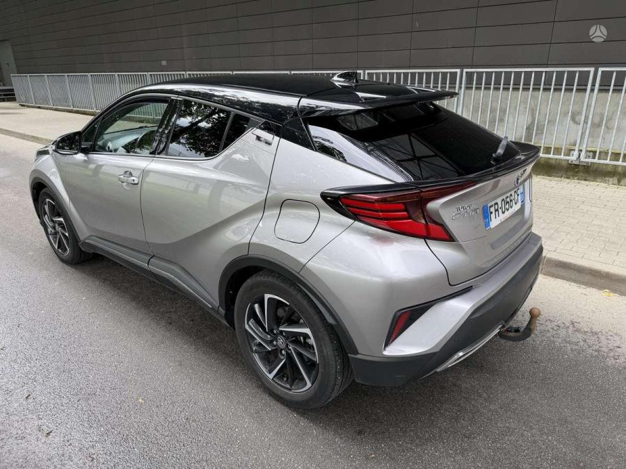 Brown Toyota C-HR 2020 in Siauliai, with an engine capacity of 2.00 L and mileage of 170 thousand km for 19200 €, photo 5 on AUTOMOTO.COM.LV