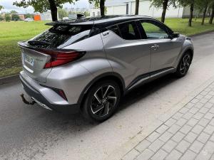 Brown Toyota C-HR 2020 in Siauliai, with an engine capacity of 2.00 L and mileage of 170 thousand km for 19200 €, photo 6 on AUTOMOTO.COM.LV