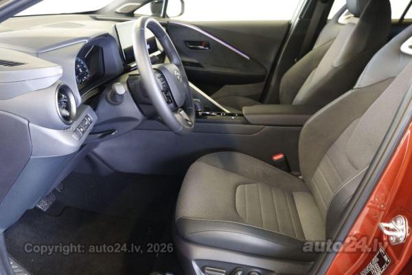 Brown Toyota C-HR 2025 in Tallinn, with an engine capacity of 1.80 L and mileage of 8 thousand km for 38990 €, photo 11 on AUTOMOTO.COM.LV