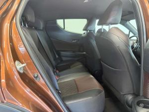 Brown Toyota C-HR 2016 in Kaunas, with an engine capacity of 1.20 L and mileage of 140 thousand km for 15900 €, photo 8 on AUTOMOTO.COM.LV