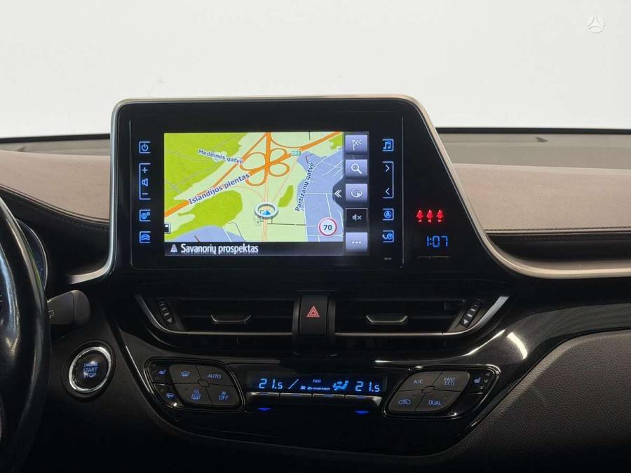 Brown Toyota C-HR 2016 in Kaunas, with an engine capacity of 1.20 L and mileage of 140 thousand km for 15900 €, photo 15 on AUTOMOTO.COM.LV