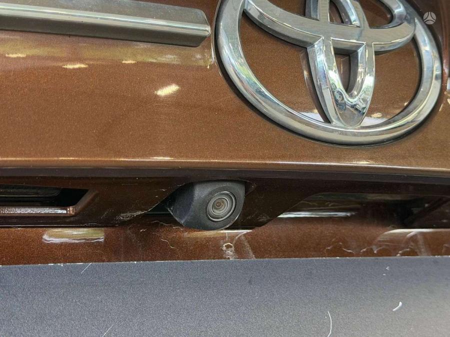 Brown Toyota C-HR 2016 in Kaunas, with an engine capacity of 1.20 L and mileage of 140 thousand km for 15900 €, photo 20 on AUTOMOTO.COM.LV