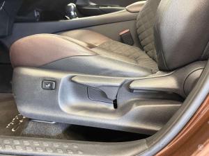Brown Toyota C-HR 2016 in Kaunas, with an engine capacity of 1.20 L and mileage of 140 thousand km for 15900 €, photo 23 on AUTOMOTO.COM.LV