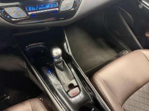 Brown Toyota C-HR 2016 in Kaunas, with an engine capacity of 1.20 L and mileage of 140 thousand km for 15900 €, photo 30 on AUTOMOTO.COM.LV