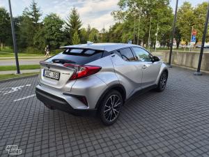 Toyota C-HR 2016 in Ukmerge, with an engine capacity of 1.80 L and mileage of 229 thousand km for 12700 €, photo 6 on AUTOMOTO.COM.LV