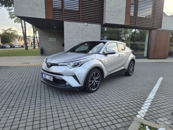 Toyota C-HR 2016 in Ukmerge, with an engine capacity of 1.80 L and mileage of 229 thousand km for 12700 €, photo 6 on AUTOMOTO.COM.LV