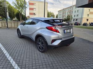 Toyota C-HR 2016 in Ukmerge, with an engine capacity of 1.80 L and mileage of 229 thousand km for 12700 €, photo 8 on AUTOMOTO.COM.LV
