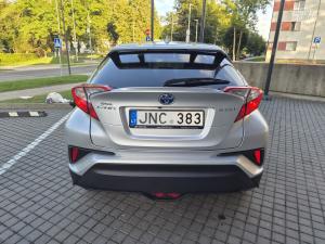 Toyota C-HR 2016 in Ukmerge, with an engine capacity of 1.80 L and mileage of 229 thousand km for 12700 €, photo 10 on AUTOMOTO.COM.LV