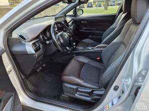 Toyota C-HR 2016 in Ukmerge, with an engine capacity of 1.80 L and mileage of 229 thousand km for 12700 €, photo 11 on AUTOMOTO.COM.LV
