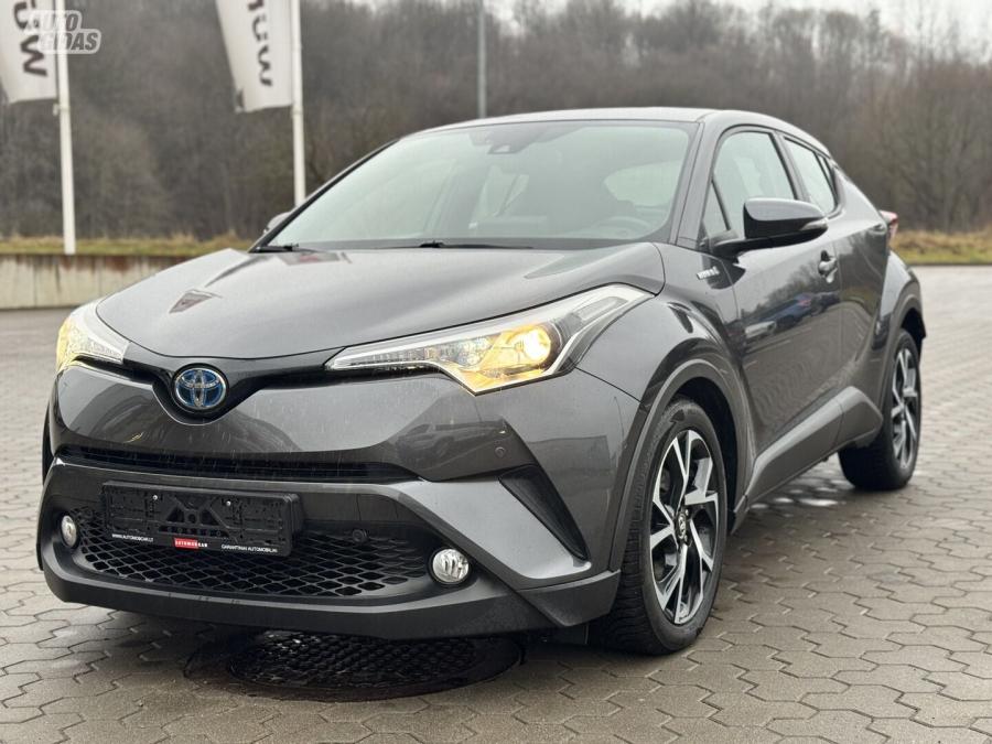 Тойота C-HR 2017 в Вильнюс, объемом двигателя 1.80 л и пробегом 116 тыс. км за 16850 €, фото 4 на AUTOMOTO.COM.LV