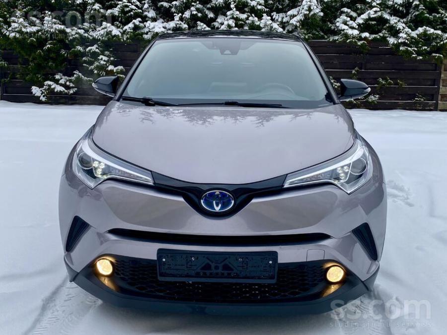 Тойота C-HR 2017 в Рига, объемом двигателя 1.80 л и пробегом 180 тыс. км за 15550 €, фото 2 на AUTOMOTO.COM.LV