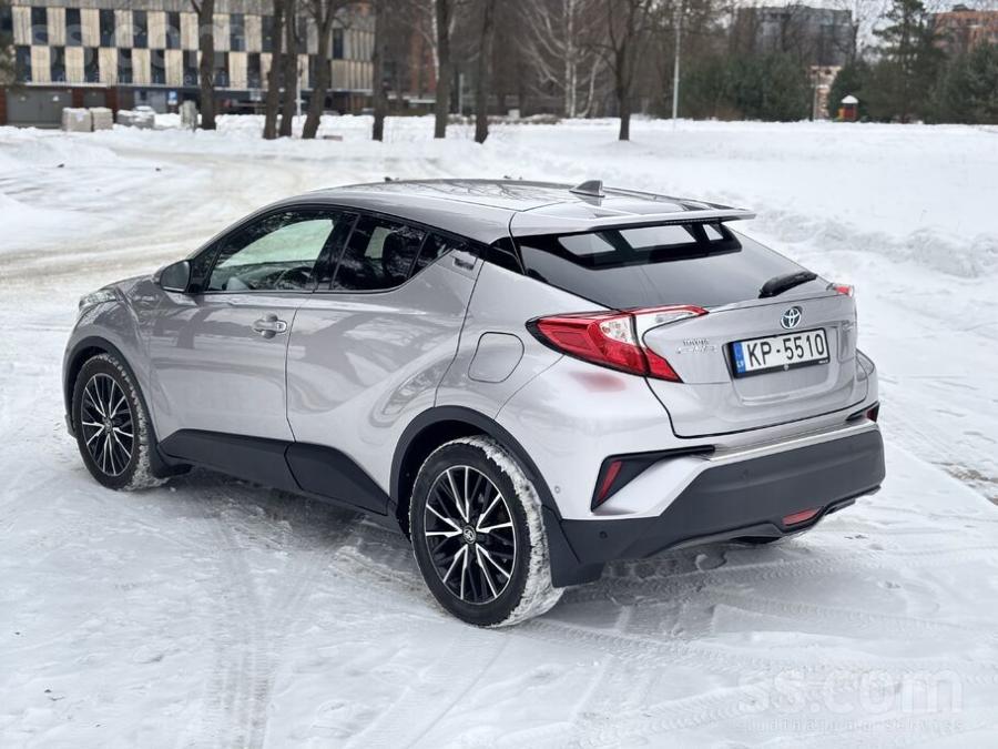 Toyota C-HR 2017 Rīga, ar dzinēja tilpumu 1.80 L un nobraukumu 117 tūkst. km par 16800 €, foto 3 vietnē AUTOMOTO.COM.LV
