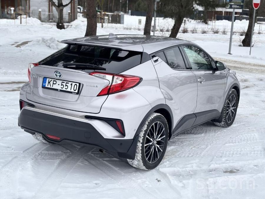 Toyota C-HR 2017 Rīga, ar dzinēja tilpumu 1.80 L un nobraukumu 117 tūkst. km par 16800 €, foto 4 vietnē AUTOMOTO.COM.LV