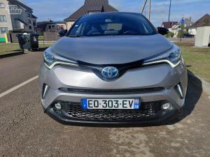Toyota C-HR 2017 in Taurage, with an engine capacity of 1.80 L and mileage of 162 thousand km for 14900 €, photo 3 on AUTOMOTO.COM.LV