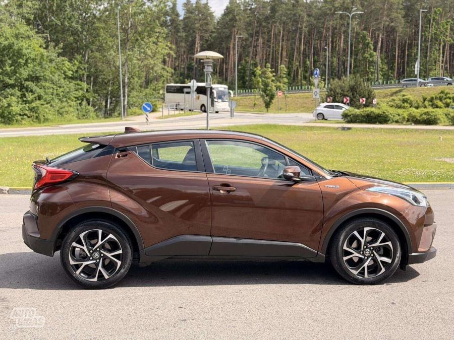 Тойота C-HR 2017 в Вильнюс, объемом двигателя 1.80 л и пробегом 117 тыс. км за 17350 €, фото 4 на AUTOMOTO.COM.LV