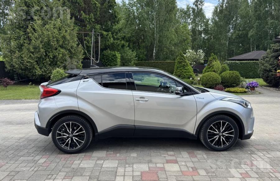 Toyota C-HR 2017 in Jelgava, with an engine capacity of 1.80 L and mileage of 168 thousand km for 16200 €, photo 4 on AUTOMOTO.COM.LV