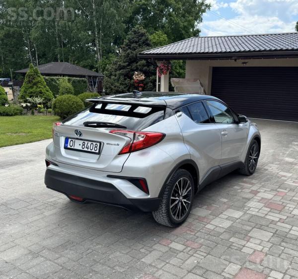 Toyota C-HR 2017 in Jelgava, with an engine capacity of 1.80 L and mileage of 168 thousand km for 16200 €, photo 5 on AUTOMOTO.COM.LV