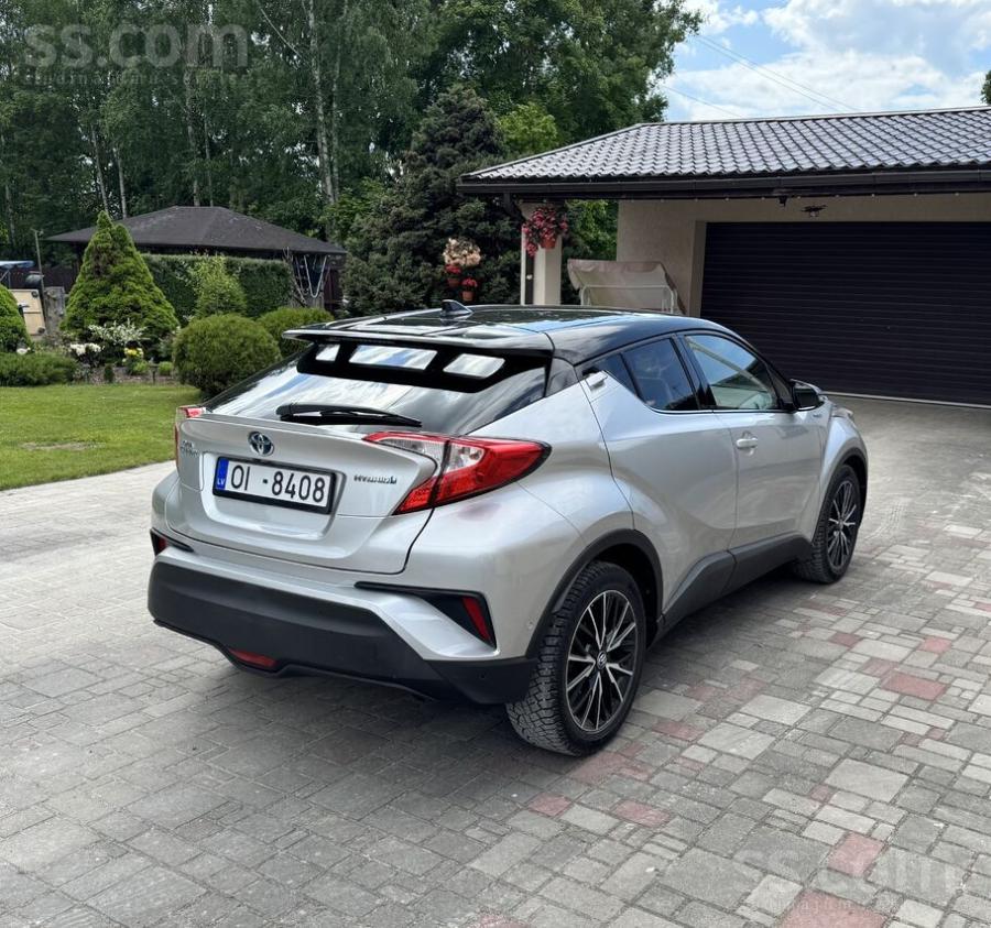 Toyota C-HR 2017 in Jelgava, with an engine capacity of 1.80 L and mileage of 168 thousand km for 16200 €, photo 6 on AUTOMOTO.COM.LV