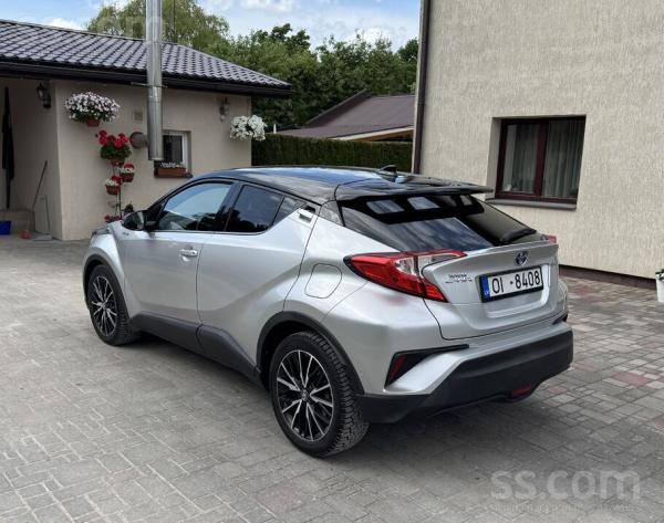 Toyota C-HR 2017 in Jelgava, with an engine capacity of 1.80 L and mileage of 168 thousand km for 16200 €, photo 6 on AUTOMOTO.COM.LV