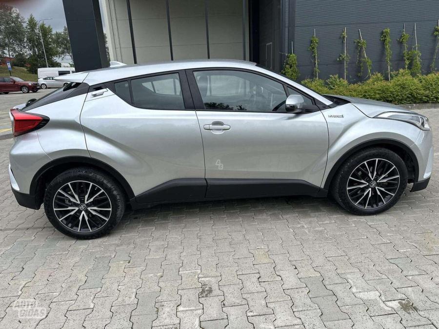 Тойота C-HR 2017 в Вильнюс, объемом двигателя 1.80 л и пробегом 43 тыс. км за 17350 €, фото 12 на AUTOMOTO.COM.LV