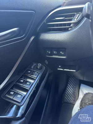 Тойота C-HR 2017 в Вильнюс, объемом двигателя 1.80 л и пробегом 169 тыс. км за 15590 €, фото 34 на AUTOMOTO.COM.LV