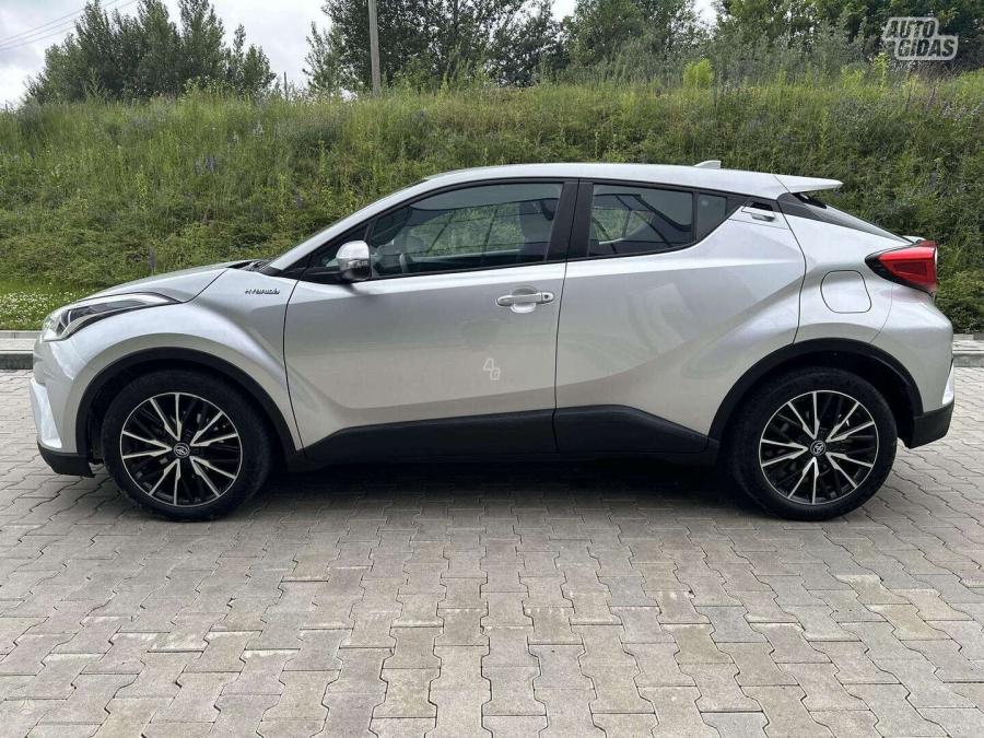 Toyota C-HR 2017 Viļņa, ar dzinēja tilpumu 1.80 L un nobraukumu 43 tūkst. km par 17350 €, foto 6 vietnē AUTOMOTO.COM.LV