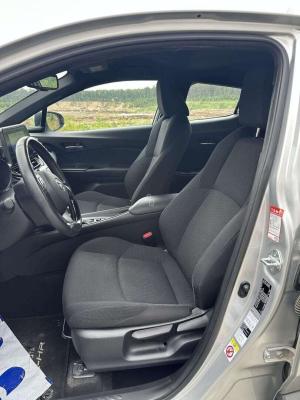 Toyota C-HR 2017 Viļņa, ar dzinēja tilpumu 1.80 L un nobraukumu 43 tūkst. km par 17350 €, foto 18 vietnē AUTOMOTO.COM.LV