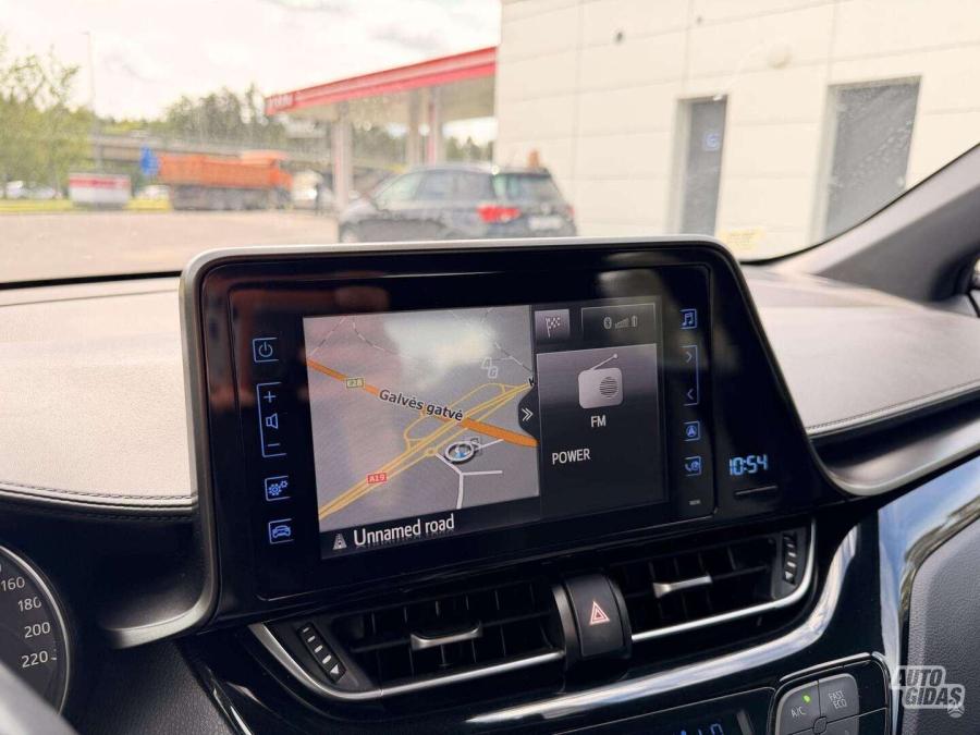 Toyota C-HR 2017 Viļņa, ar dzinēja tilpumu 1.80 L un nobraukumu 117 tūkst. km par 17350 €, foto 19 vietnē AUTOMOTO.COM.LV