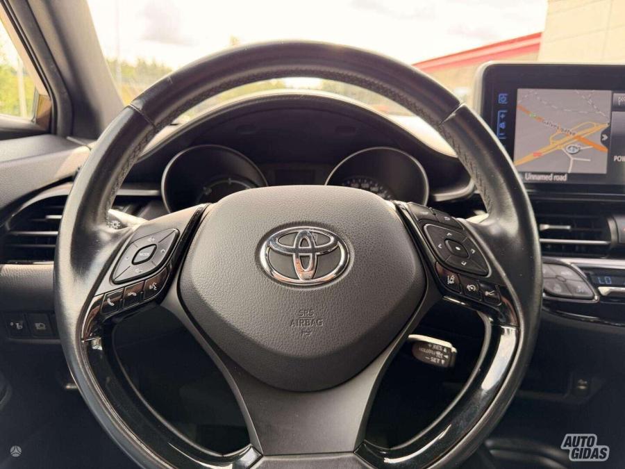 Toyota C-HR 2017 Viļņa, ar dzinēja tilpumu 1.80 L un nobraukumu 117 tūkst. km par 17350 €, foto 20 vietnē AUTOMOTO.COM.LV