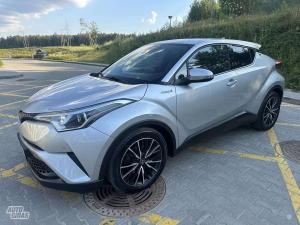 Toyota C-HR 2017 Viļņa, ar dzinēja tilpumu 1.80 L un nobraukumu 158 tūkst. km par 15950 €, foto  vietnē AUTOMOTO.COM.LV