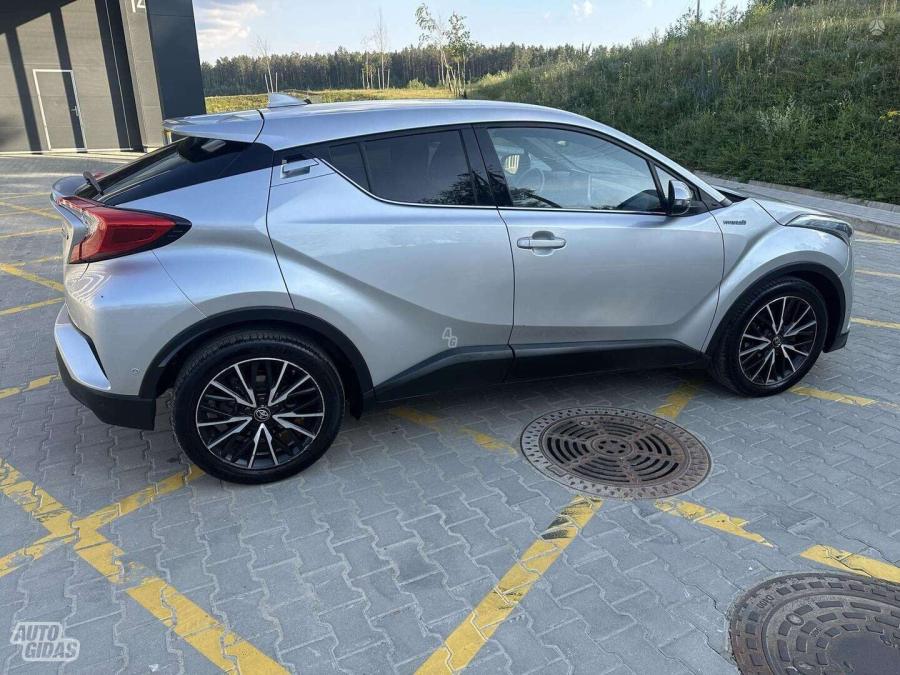 Toyota C-HR 2017 Viļņa, ar dzinēja tilpumu 1.80 L un nobraukumu 158 tūkst. km par 15950 €, foto 14 vietnē AUTOMOTO.COM.LV