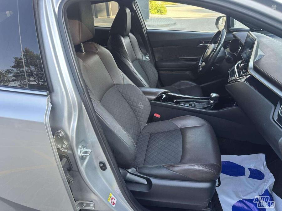 Toyota C-HR 2017 Viļņa, ar dzinēja tilpumu 1.80 L un nobraukumu 158 tūkst. km par 15950 €, foto 18 vietnē AUTOMOTO.COM.LV