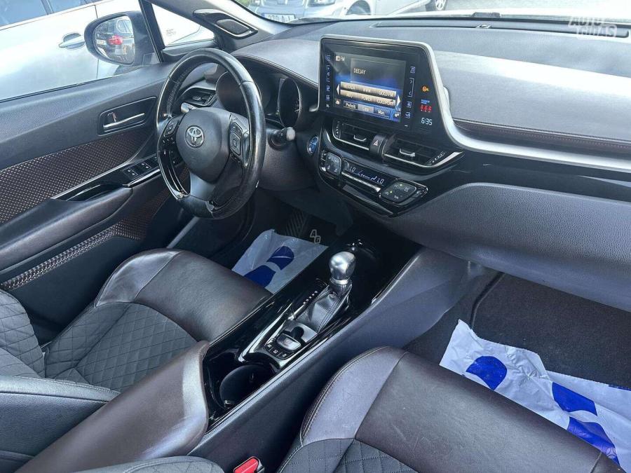 Toyota C-HR 2017 Viļņa, ar dzinēja tilpumu 1.80 L un nobraukumu 158 tūkst. km par 15950 €, foto 27 vietnē AUTOMOTO.COM.LV