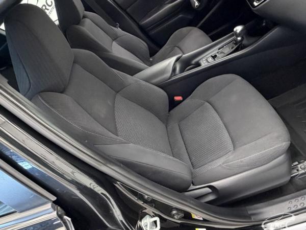 Toyota C-HR 2017 in Vilnius, with an engine capacity of 1.80 L and mileage of 149 thousand km for 17500 €, photo 5 on AUTOMOTO.COM.LV