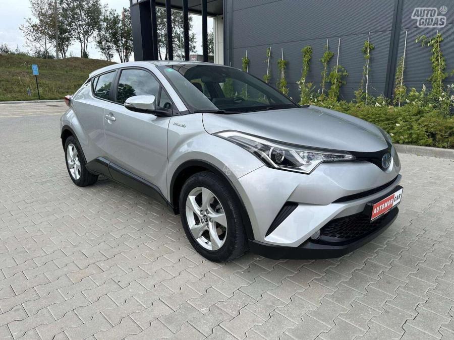 Toyota C-HR 2017 Viļņa, ar dzinēja tilpumu 1.80 L un nobraukumu 181 tūkst. km par 14950 €, foto 3 vietnē AUTOMOTO.COM.LV