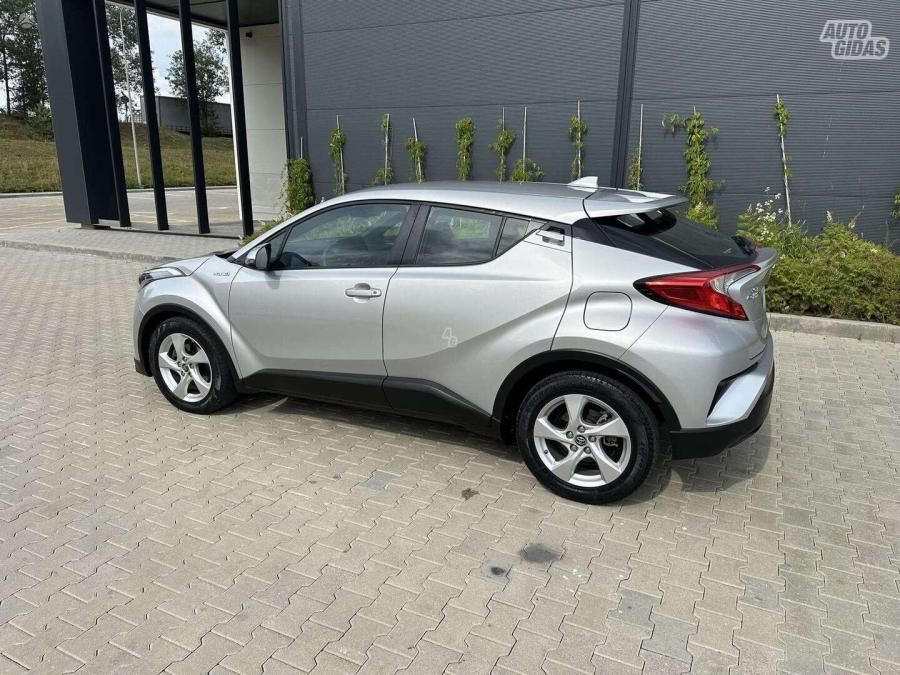 Toyota C-HR 2017 Viļņa, ar dzinēja tilpumu 1.80 L un nobraukumu 181 tūkst. km par 14950 €, foto 13 vietnē AUTOMOTO.COM.LV