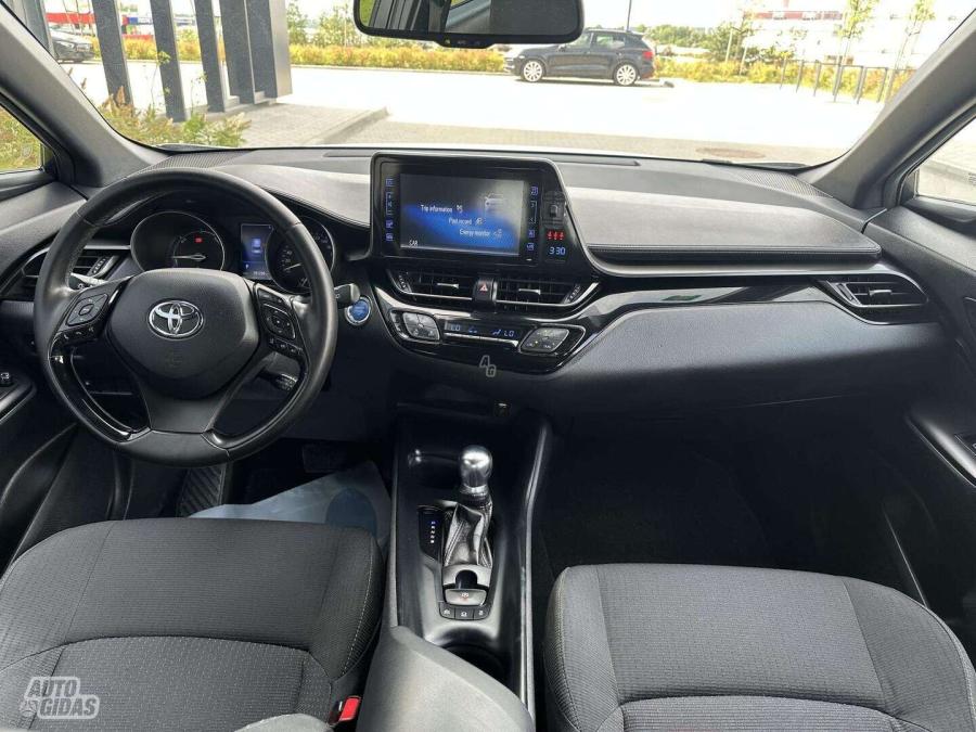 Toyota C-HR 2017 Viļņa, ar dzinēja tilpumu 1.80 L un nobraukumu 181 tūkst. km par 14950 €, foto 29 vietnē AUTOMOTO.COM.LV