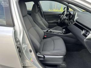 Toyota C-HR 2017 Viļņa, ar dzinēja tilpumu 1.80 L un nobraukumu 181 tūkst. km par 14950 €, foto 32 vietnē AUTOMOTO.COM.LV