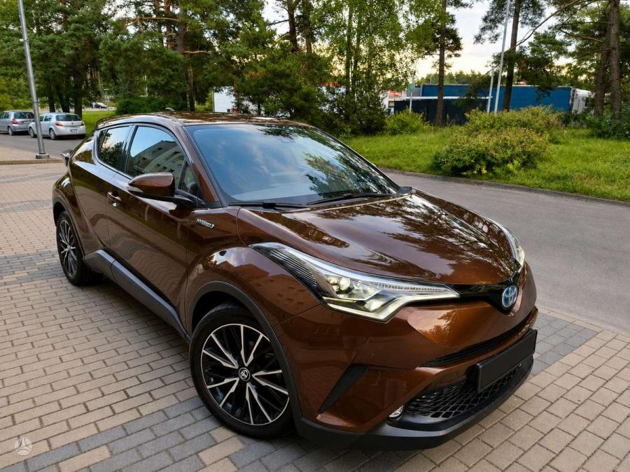 Toyota C-HR 2017 Viļņa, ar dzinēja tilpumu 1.80 L un nobraukumu 156 tūkst. km par 15850 €, foto 1 vietnē AUTOMOTO.COM.LV