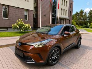 Toyota C-HR 2017 Viļņa, ar dzinēja tilpumu 1.80 L un nobraukumu 156 tūkst. km par 15850 €, foto 6 vietnē AUTOMOTO.COM.LV