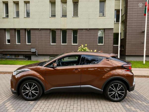 Toyota C-HR 2017 Viļņa, ar dzinēja tilpumu 1.80 L un nobraukumu 156 tūkst. km par 15850 €, foto 6 vietnē AUTOMOTO.COM.LV