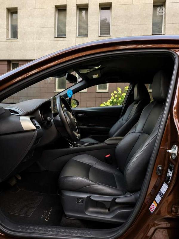Toyota C-HR 2017 Viļņa, ar dzinēja tilpumu 1.80 L un nobraukumu 156 tūkst. km par 15850 €, foto 7 vietnē AUTOMOTO.COM.LV