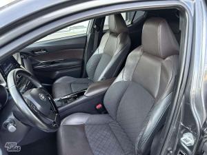 Toyota C-HR 2017 in Vilnius, with an engine capacity of 1.80 L and mileage of 169 thousand km for 15950 €, photo 21 on AUTOMOTO.COM.LV