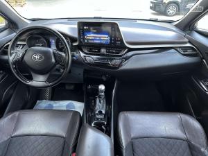 Toyota C-HR 2017 in Vilnius, with an engine capacity of 1.80 L and mileage of 169 thousand km for 15950 €, photo 25 on AUTOMOTO.COM.LV