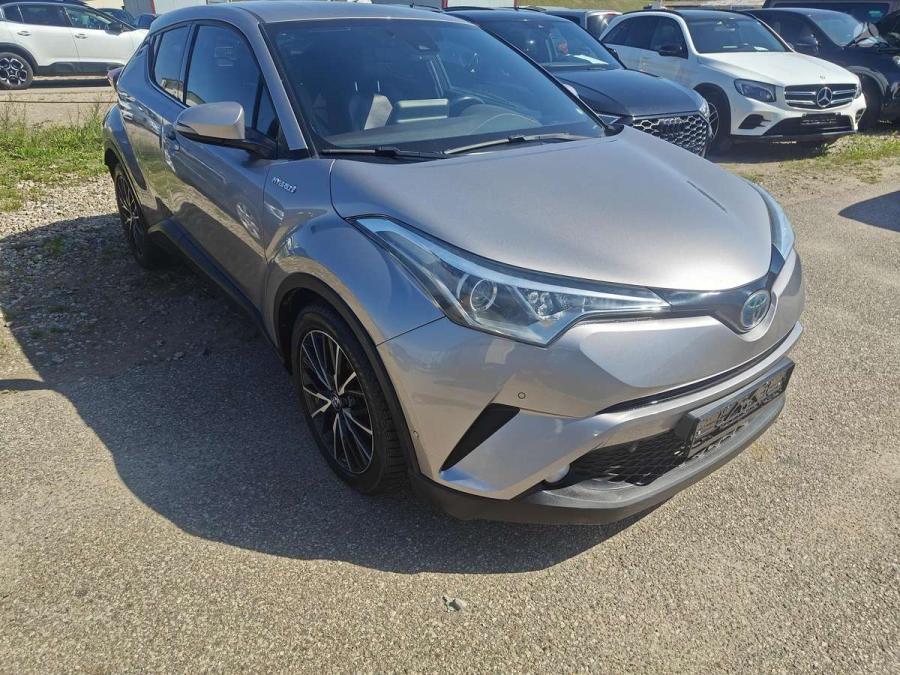 Toyota C-HR 2017 in Vilnius, with an engine capacity of 0.00 L and mileage of 200 thousand km for 13900 €, photo 3 on AUTOMOTO.COM.LV