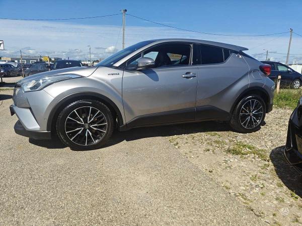 Toyota C-HR 2017 in Vilnius, with an engine capacity of 0.00 L and mileage of 200 thousand km for 13900 €, photo 4 on AUTOMOTO.COM.LV