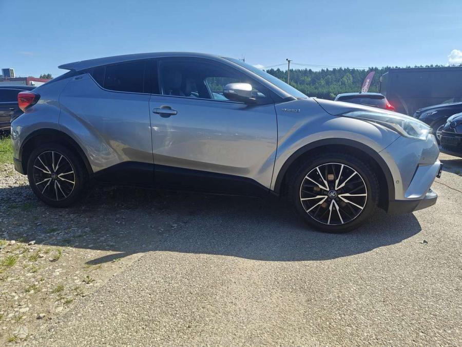 Toyota C-HR 2017 in Vilnius, with an engine capacity of 0.00 L and mileage of 200 thousand km for 13900 €, photo 7 on AUTOMOTO.COM.LV