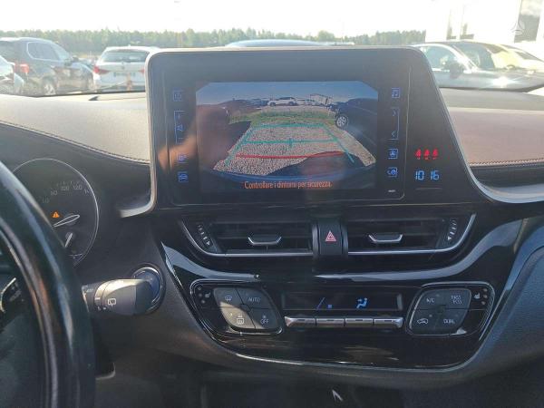 Toyota C-HR 2017 in Vilnius, with an engine capacity of 0.00 L and mileage of 200 thousand km for 13900 €, photo 8 on AUTOMOTO.COM.LV