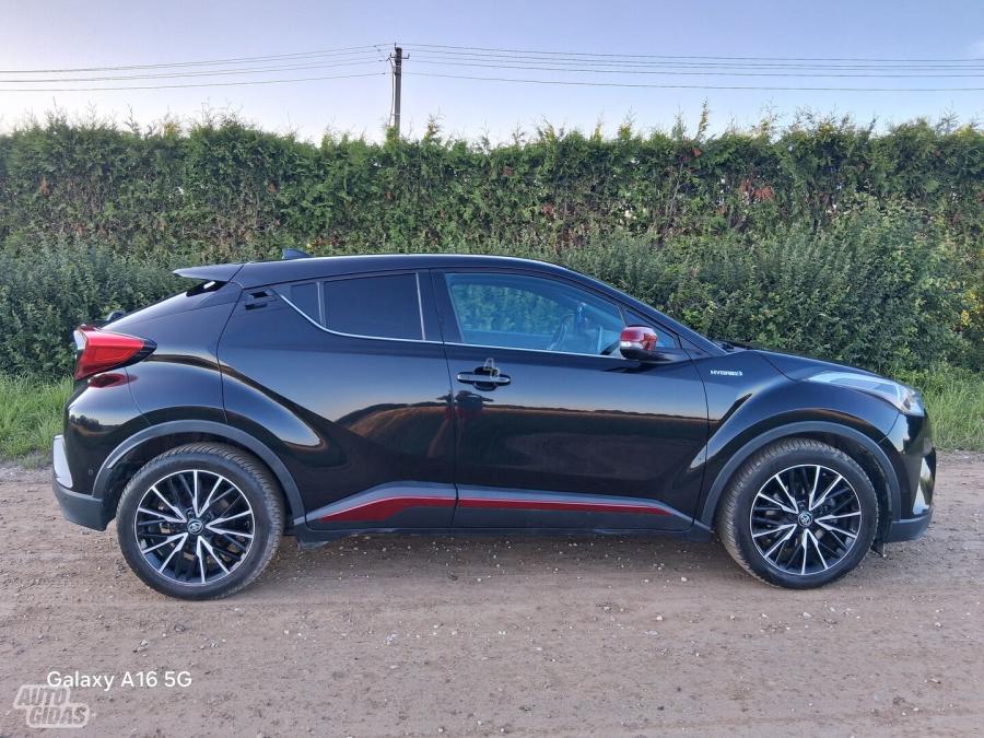 Тойота C-HR 2017 в Паланга, объемом двигателя 1.80 л и пробегом 167 тыс. км за 16900 €, фото 3 на AUTOMOTO.COM.LV