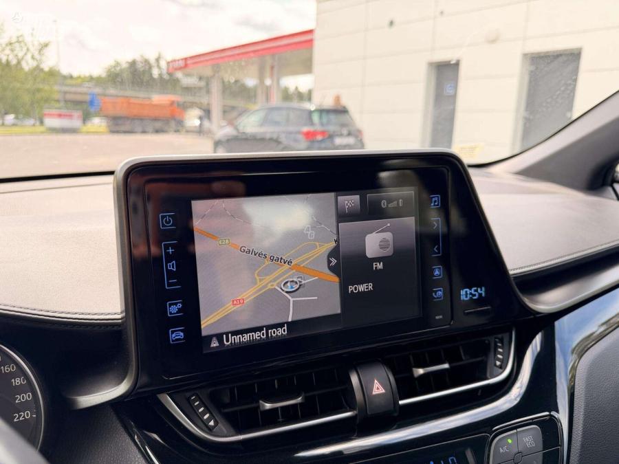 Тойота C-HR 2017 в Вильнюс, объемом двигателя 1.80 л и пробегом 117 тыс. км за 17350 €, фото 19 на AUTOMOTO.COM.LV